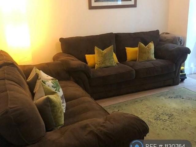 4 bedroom terraced house to rent