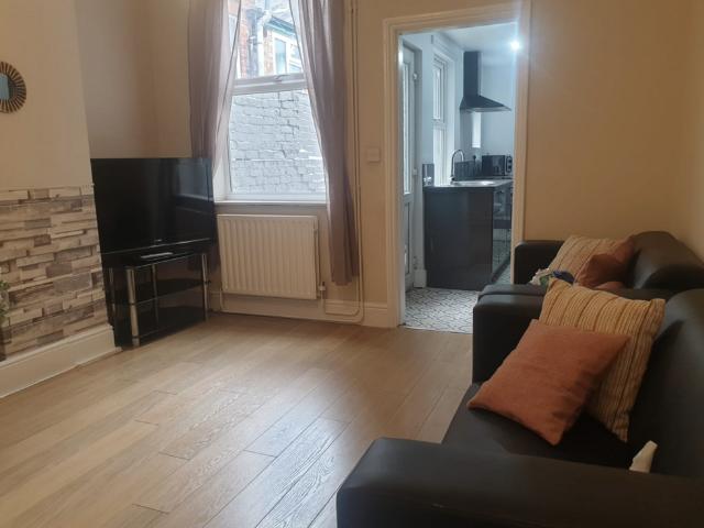 4 bedroom terraced house to rent