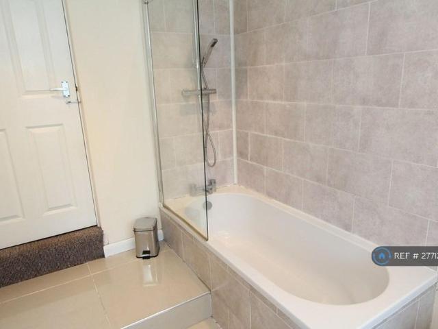 4 bedroom terraced house to rent