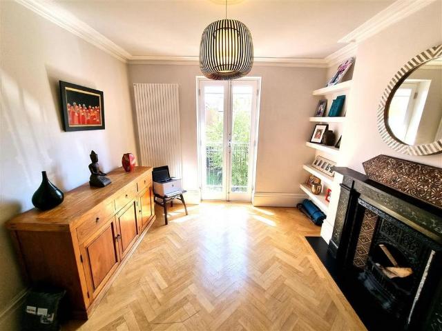 4 bedroom terraced house to rent