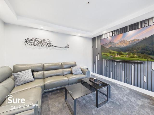 4 bedroom terraced house to rent