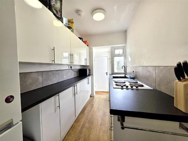 4 bedroom terraced house to rent