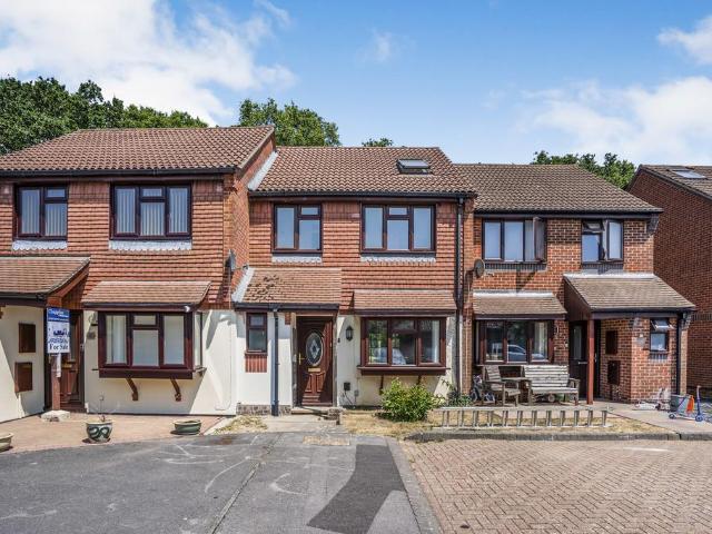 4 bedroom terraced house to rent