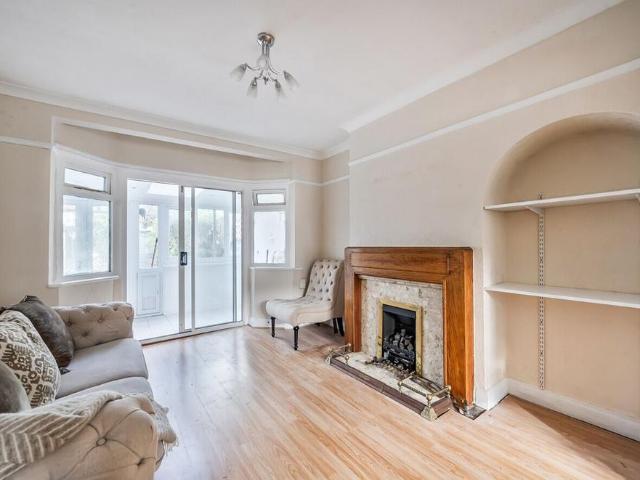 4 bedroom terraced house to rent
