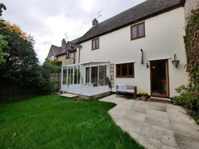4 bedroom terraced house to rent