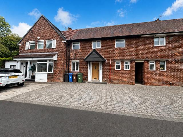 4 bedroom terraced house to rent