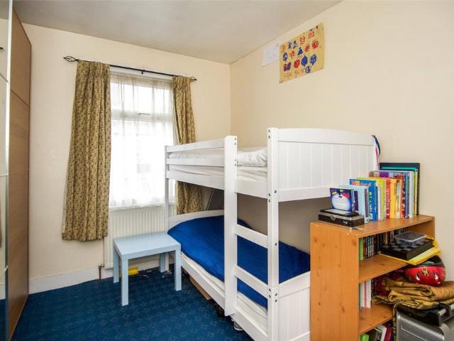 4 bedroom terraced house to rent