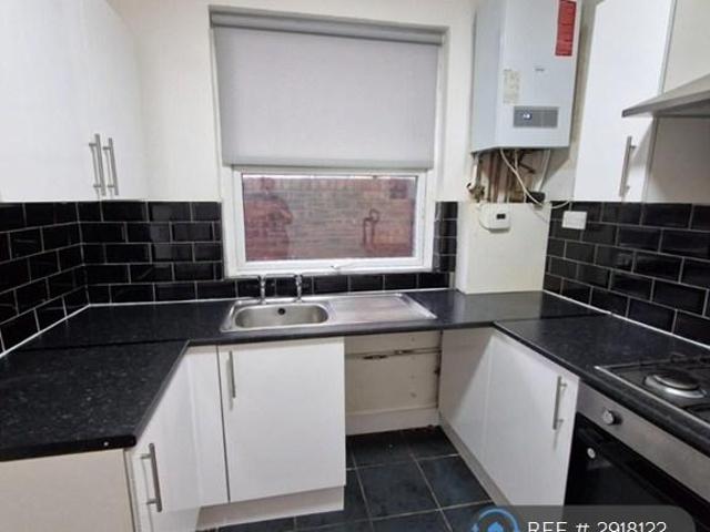 4 bedroom terraced house to rent