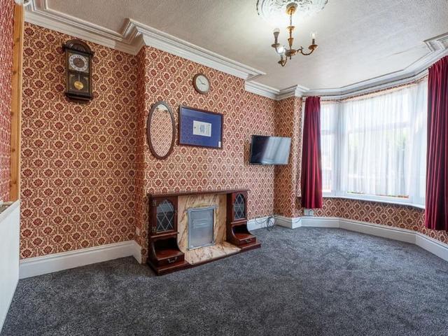 4 bedroom terraced house to rent