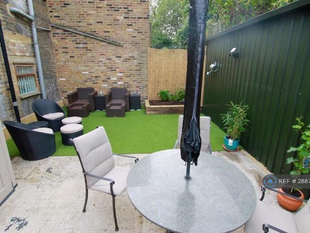 4 bedroom terraced house to rent