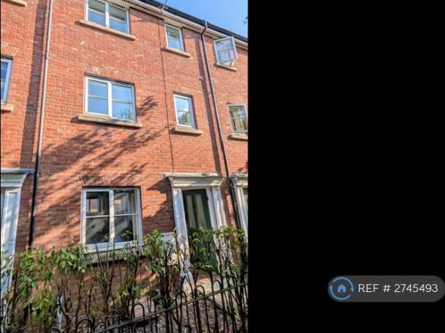 4 bedroom terraced house to rent
