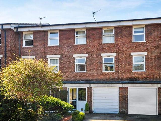 4 Bedroom Terraced House To Rent In Templars Close, Wheatley, OX33