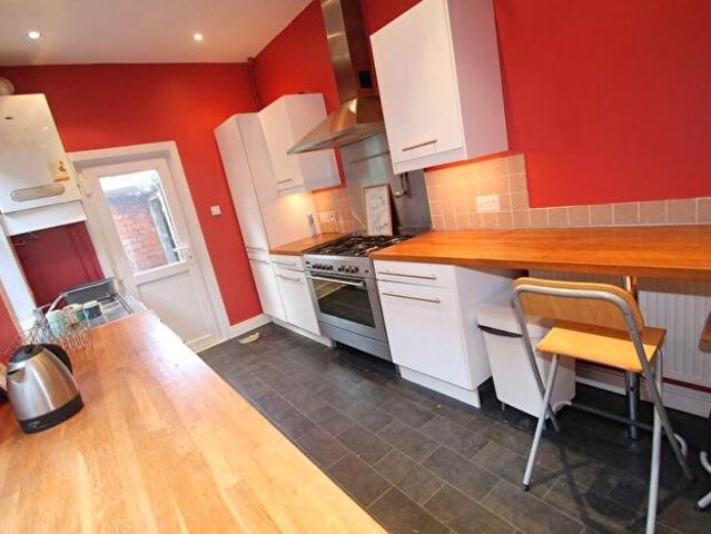 4 Bedroom Terraced House To Rent In Thurlow Road, Leicester, LE2