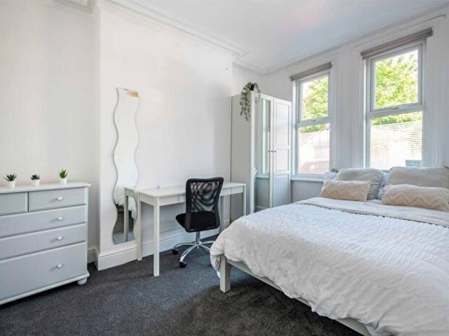 4 Bedroom Terraced House To Rent In Albert Road, Lenton, NG7