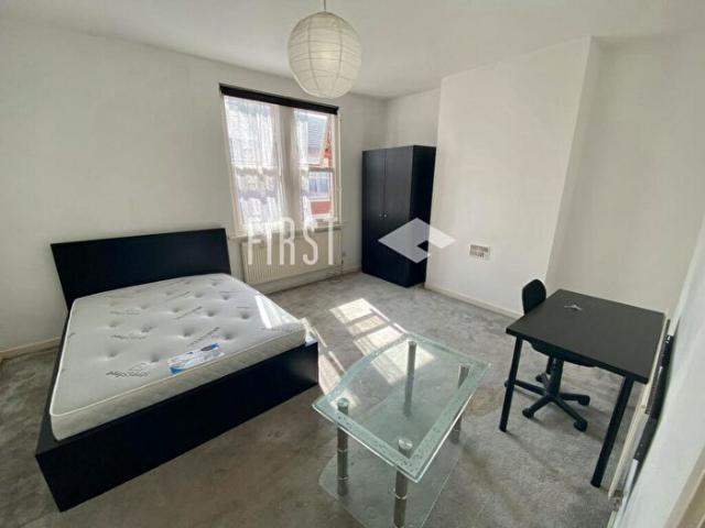 4 Bedroom Terraced House To Rent In Avon Street, Highfields, LE2