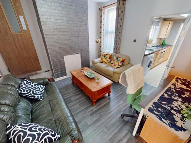 4 Bedroom Terraced House To Rent In Cromwell Street, Arboretum, NG7