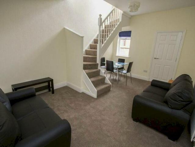 4 Bedroom Terraced House To Rent In Earlsdon Avenue North, Coventry, CV5