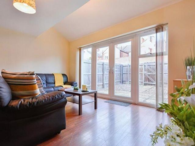 4 Bedroom Terraced House To Rent In Eastleigh Road, Leicester, LE3