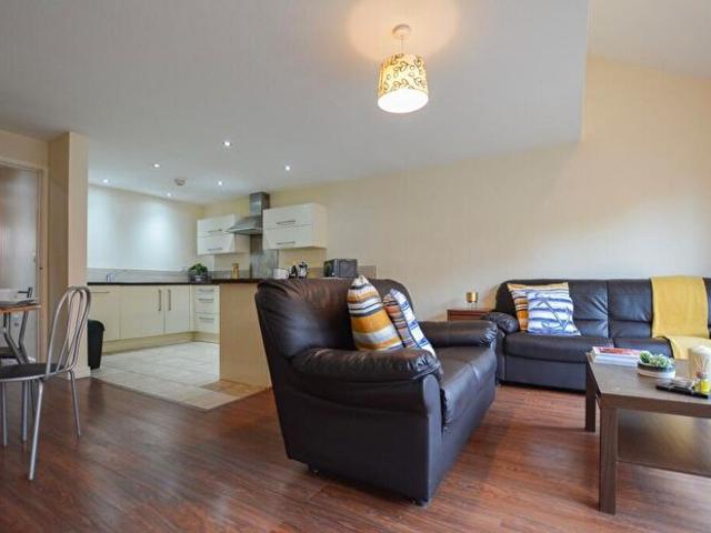 4 Bedroom Terraced House To Rent In Eastleigh Road, Leicester, LE3