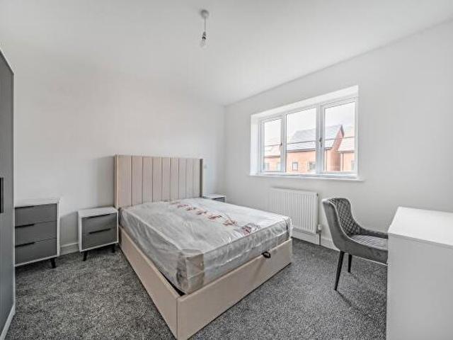 4 Bedroom Terraced House To Rent In Francis Avenue, Osbourne Gardens, Aylesbury, HP21