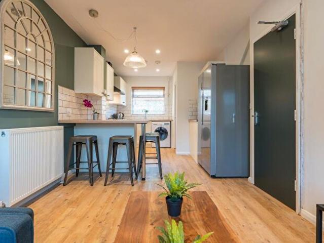 4 Bedroom Terraced House To Rent In Larkdale Street, Nottingham, NG7