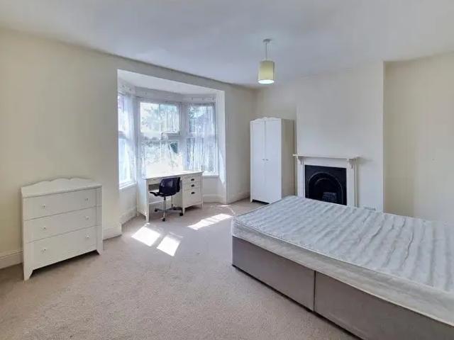 4 Bedroom Terraced House To Rent In Lorne Road, Leicester, LE2