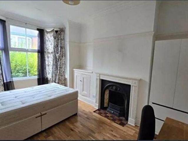 4 Bedroom Terraced House To Rent In Lorne Road, Leicester, LE2