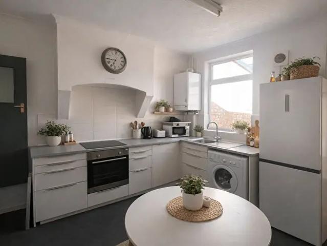 4 Bedroom Terraced House To Rent In Mettham Street, Lenton, Nottingham, NG7