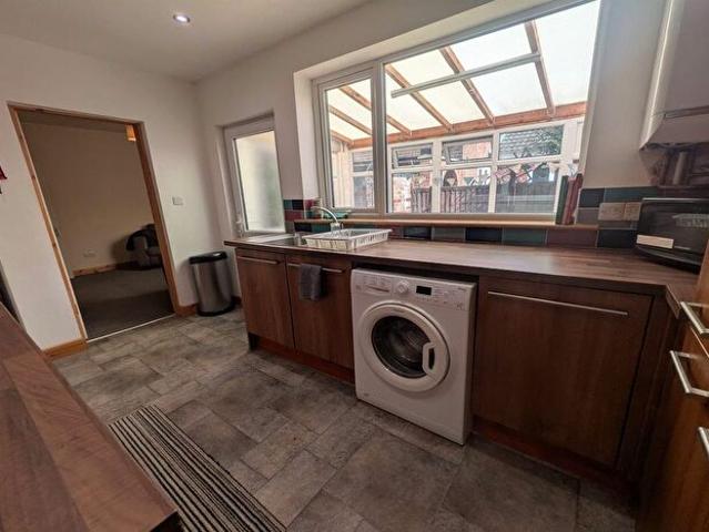 4 Bedroom Terraced House To Rent In Mona Street, Beeston, NG9