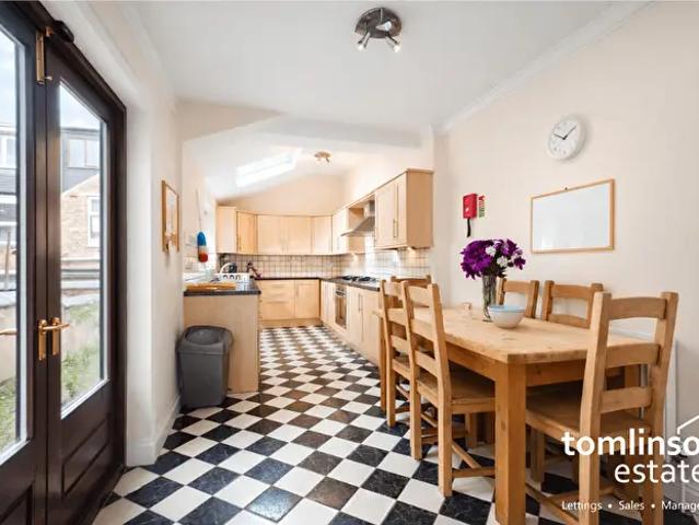 4 Bedroom Terraced House To Rent In Nottingham, NG7