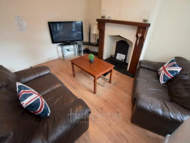 4 Bedroom Terraced House To Rent In Oakley Street, Northampton, NN1