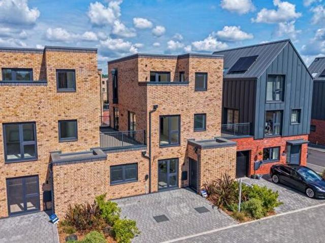 4 Bedroom Terraced House To Rent In Pumphouse Gardens, West Bridgford, NG2