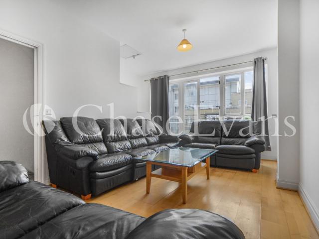 4 bedroom terraced property to rent in st davids square lockes wharf docklands e14