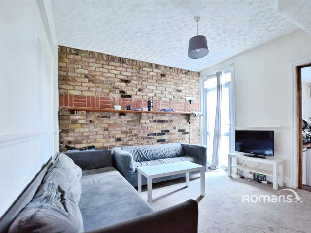 4 bedroom terraced to rent