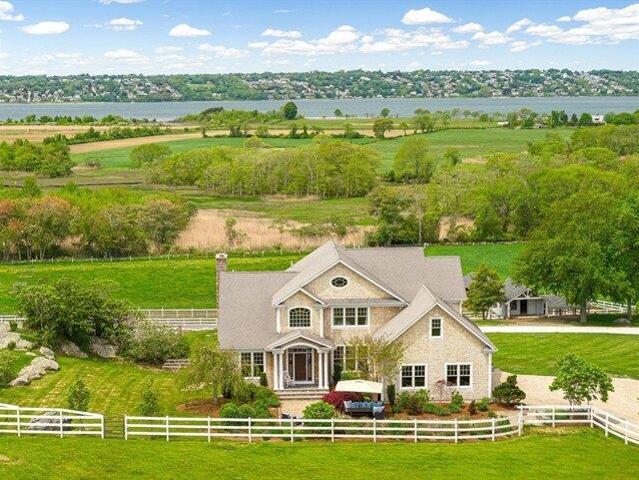 4 bedroom, Tiverton RI 02878 104234679