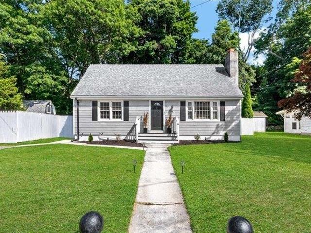 4 bedroom, Tiverton RI 02878 104539051