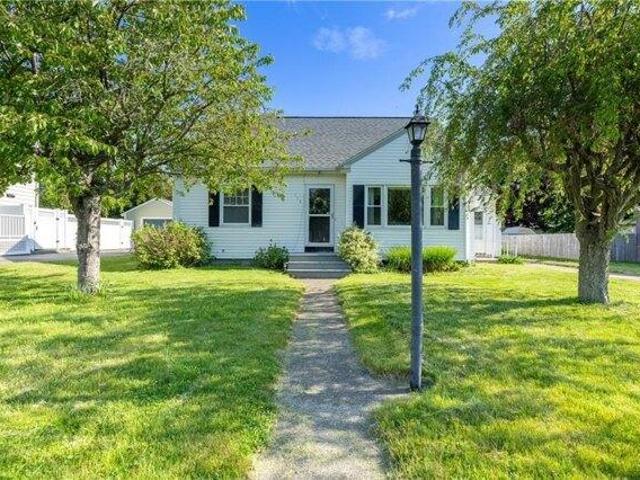 4 bedroom, Tiverton RI 02878 103162607