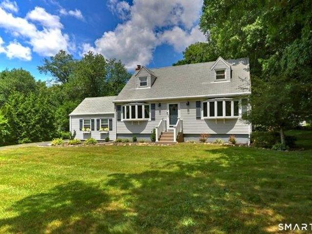 4 bedroom, Trumbull CT 06611 105124031