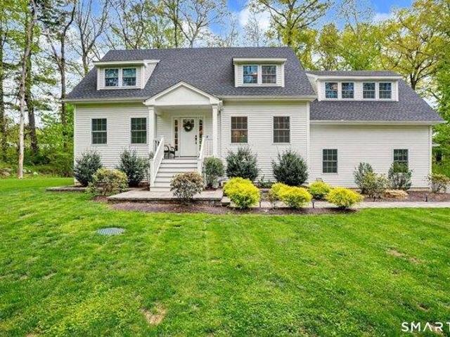 4 bedroom, Trumbull CT 06611 103101010
