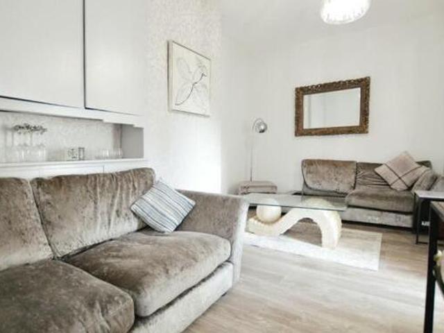 4 Bedroom Triplex For Rent In Leeds, West Yorkshire