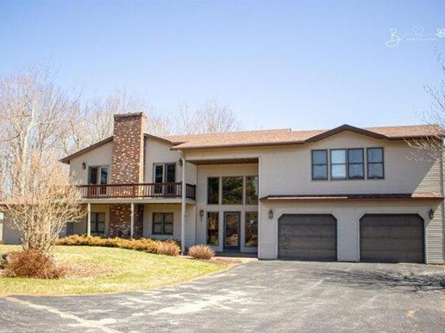 4 bedroom, Troy VT 05859 104812161