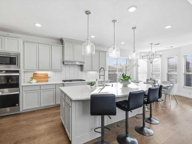 4 bedroom, Tx Tx 102552849