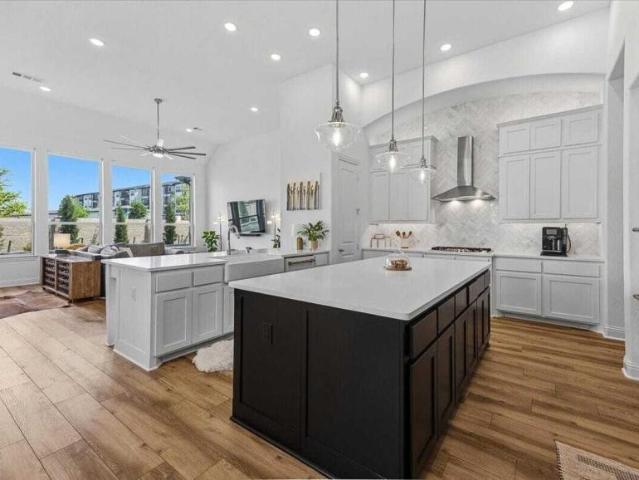 4 bedroom, Tx Tx 102552940