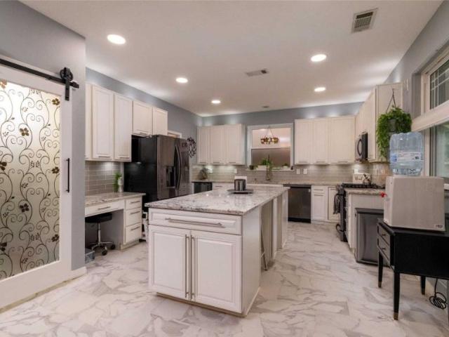 4 bedroom, Tx Tx 102553174