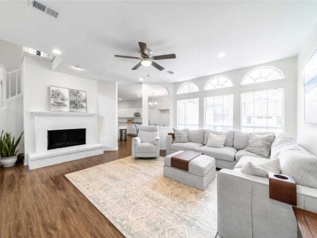 4 bedroom, Tx Tx 102588736