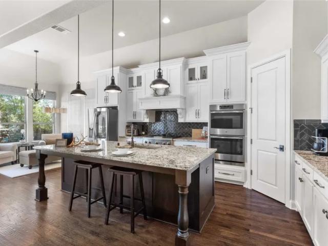 4 bedroom, Tx Tx 102702050