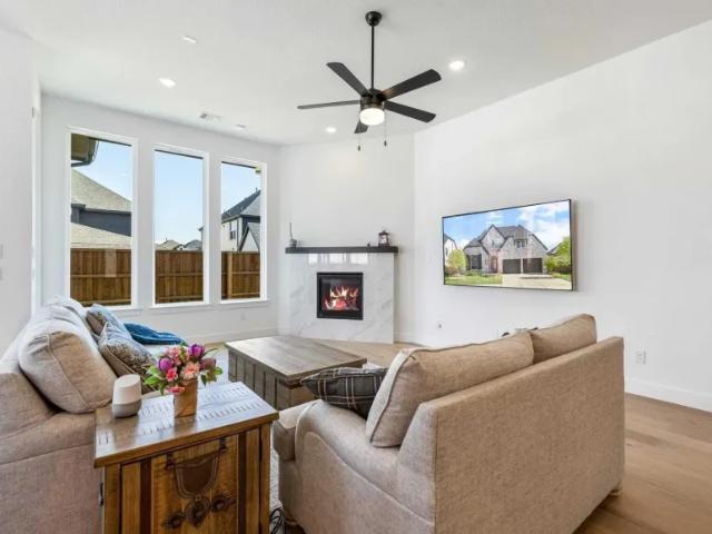 4 bedroom, Tx Tx 102702174