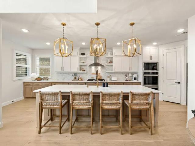 4 bedroom, Tx Tx 102702301