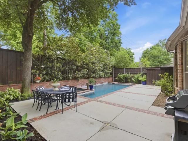 4 bedroom, Tx Tx 102702330