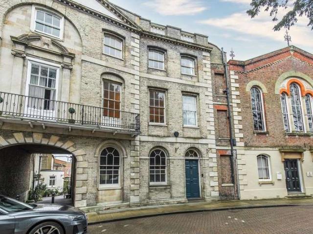 5 Bedroom Unique Property